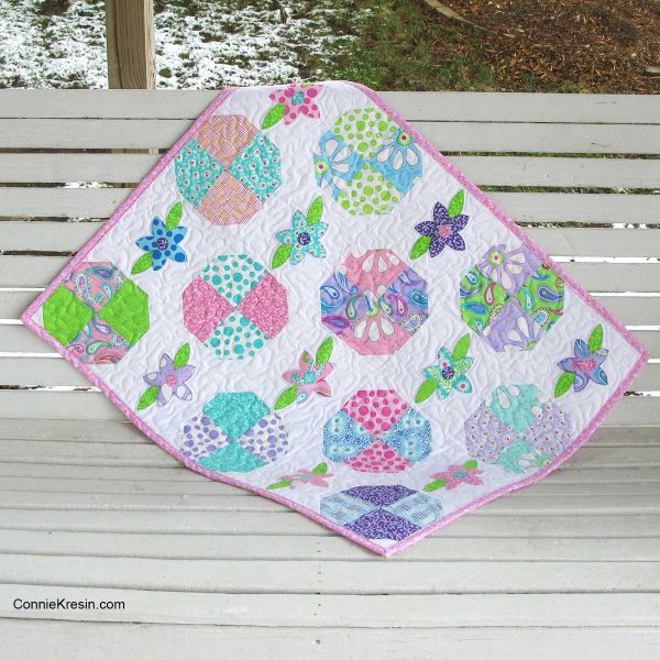 Applique Flowers Baby Quilt tutorial - Freemotion by the River
