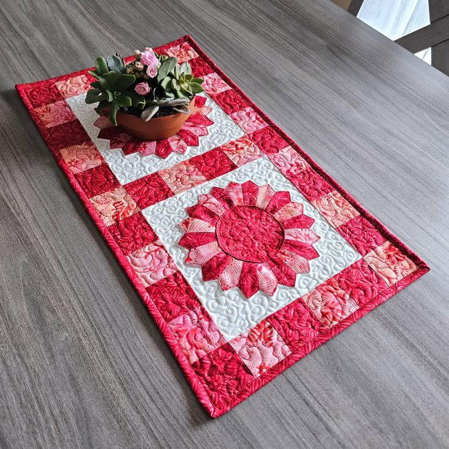 Mini Dresden Table Runner - Freemotion by the River