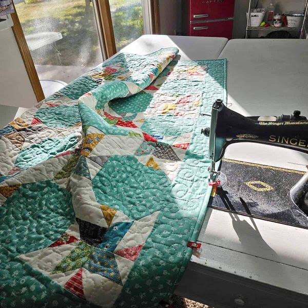 Charm Pack Cartwheel Quilt - Freemotion by the River
