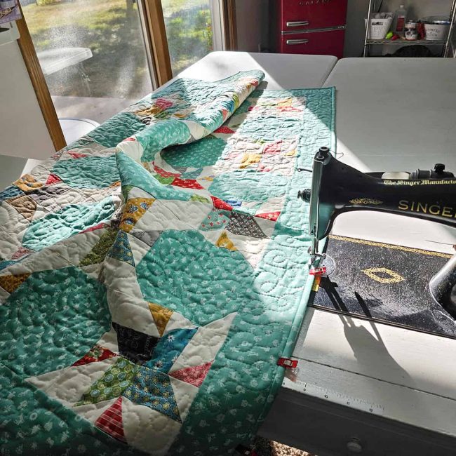 Charm Pack Cartwheel Quilt - Freemotion by the River