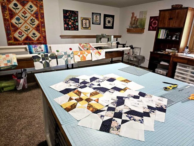 Four Patch Star Navy Floral Table Runner - Freemotion by the River