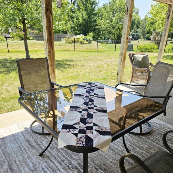 Four Patch Star Navy Floral Table Runner - Freemotion by the River